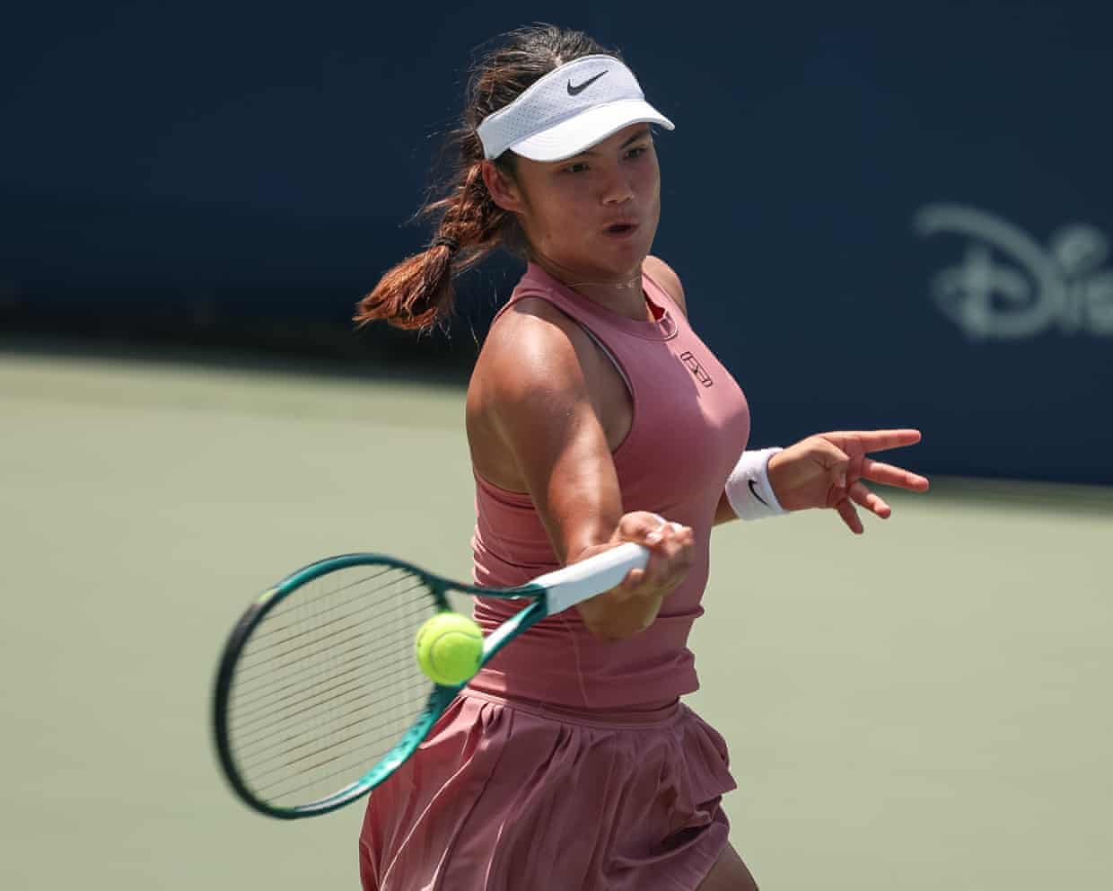Emma Raducanu Triumphs Over Sakkari in Washington Open Quarterfinals