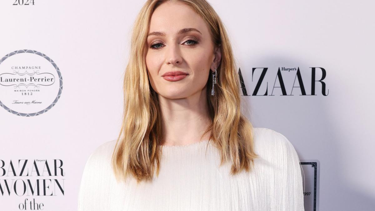 Sophie Turner Calls On-Screen Kiss with Kit Harington “Vile”