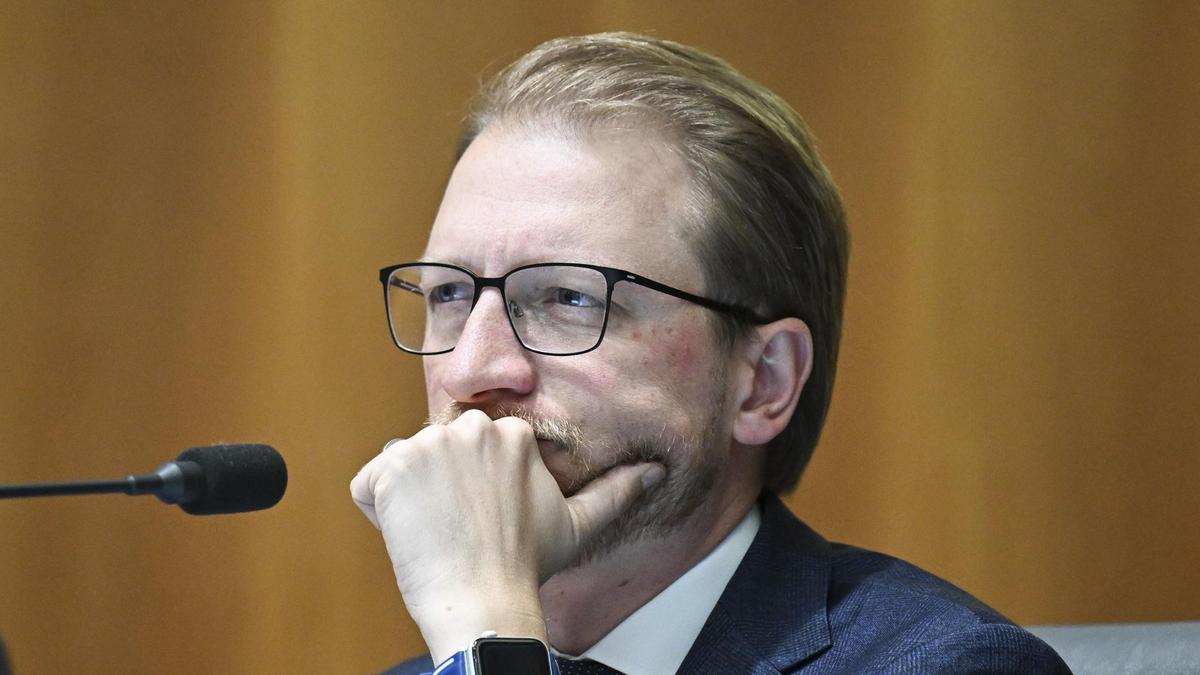 Liberal MP Calls for Focus on Winning, Not Apology Tour
