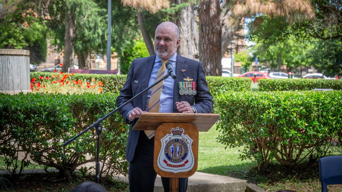 Remembrance Day Ceremony Highlights War's Lessons and Sacrifice