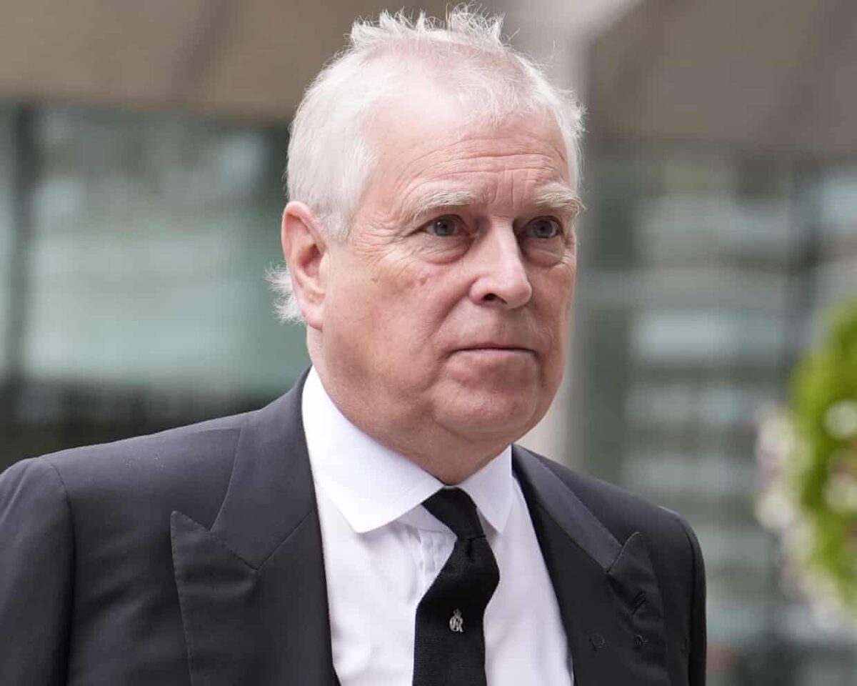 Cabinet Office Faces Criticism for Withholding Royal Documents