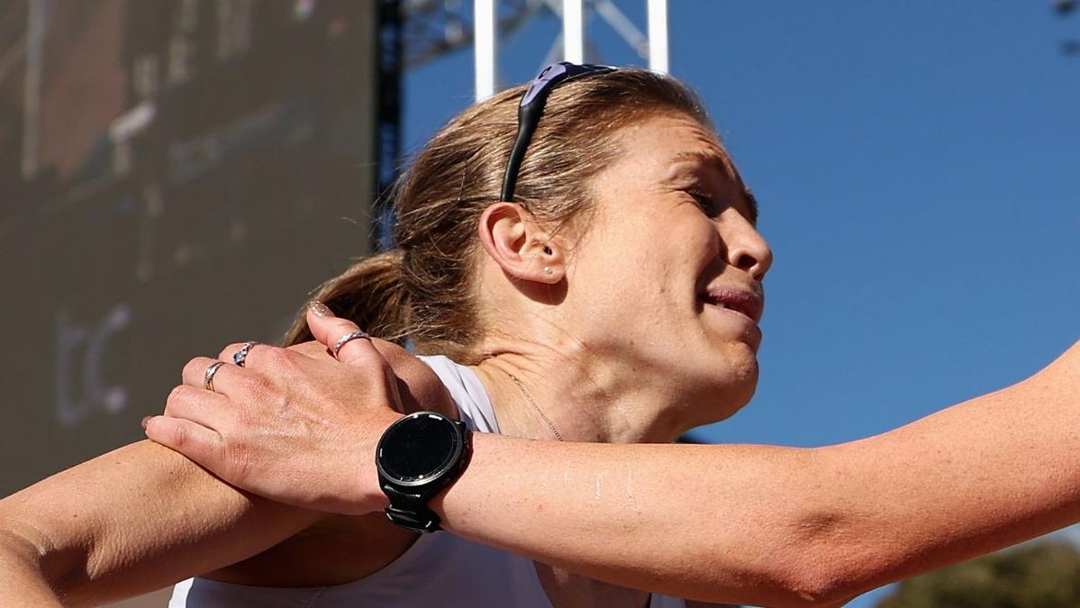 Jessica Stenson Shatters Australian Marathon Record in Valencia