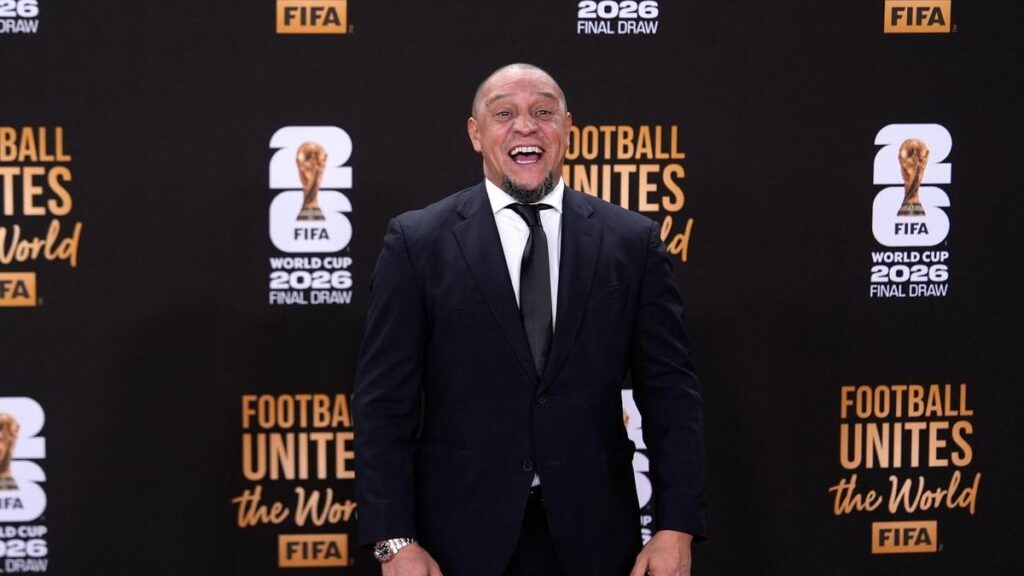 Roberto Carlos Undergoes Heart Surgery, Reportedly Recovering