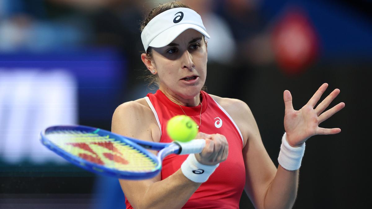 Belinda Bencic Defeats Jasmine Paolini in Crucial United Cup Match