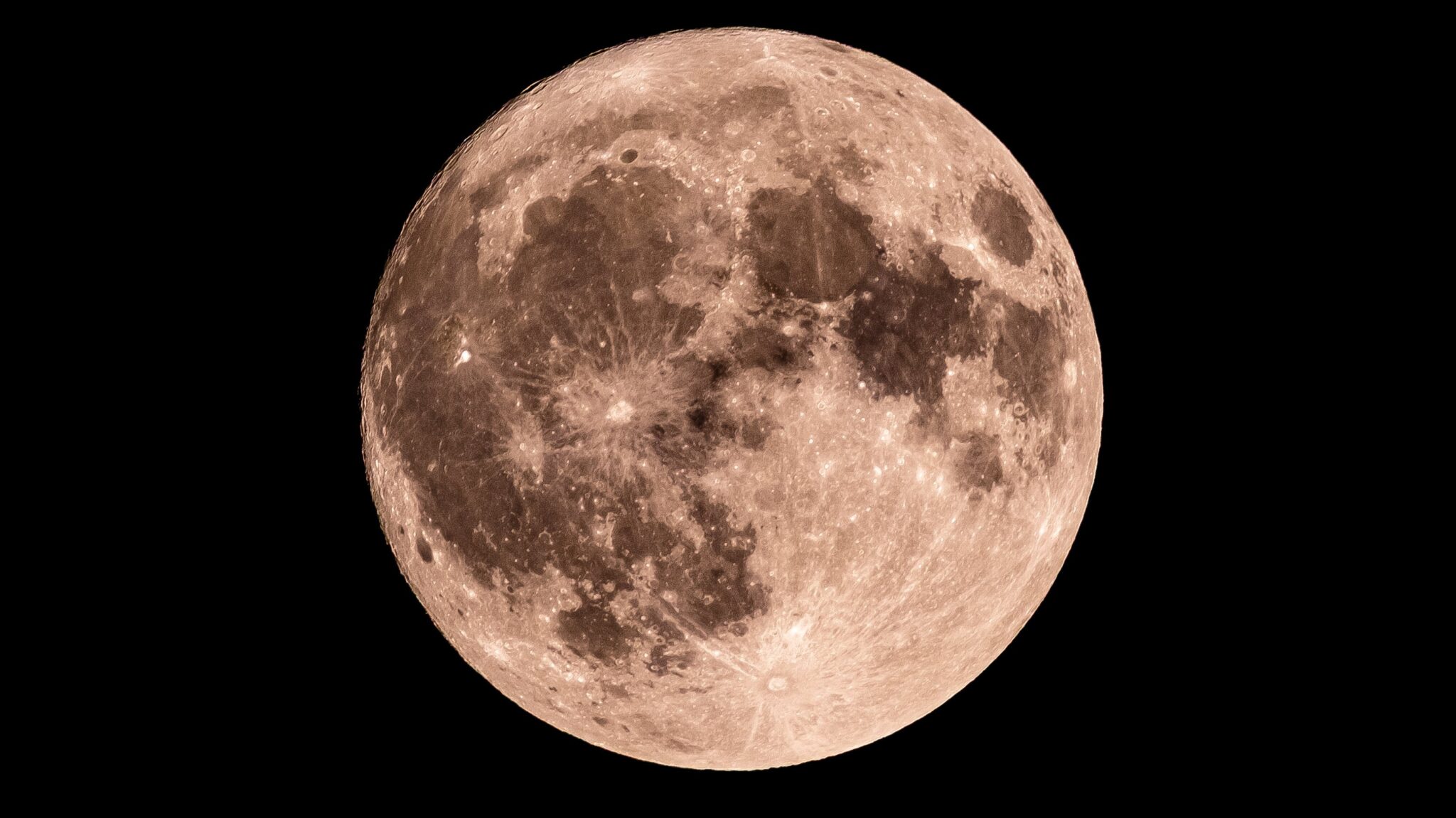 Discover the Moon's Waxing Gibbous Phase on January 1, 2024